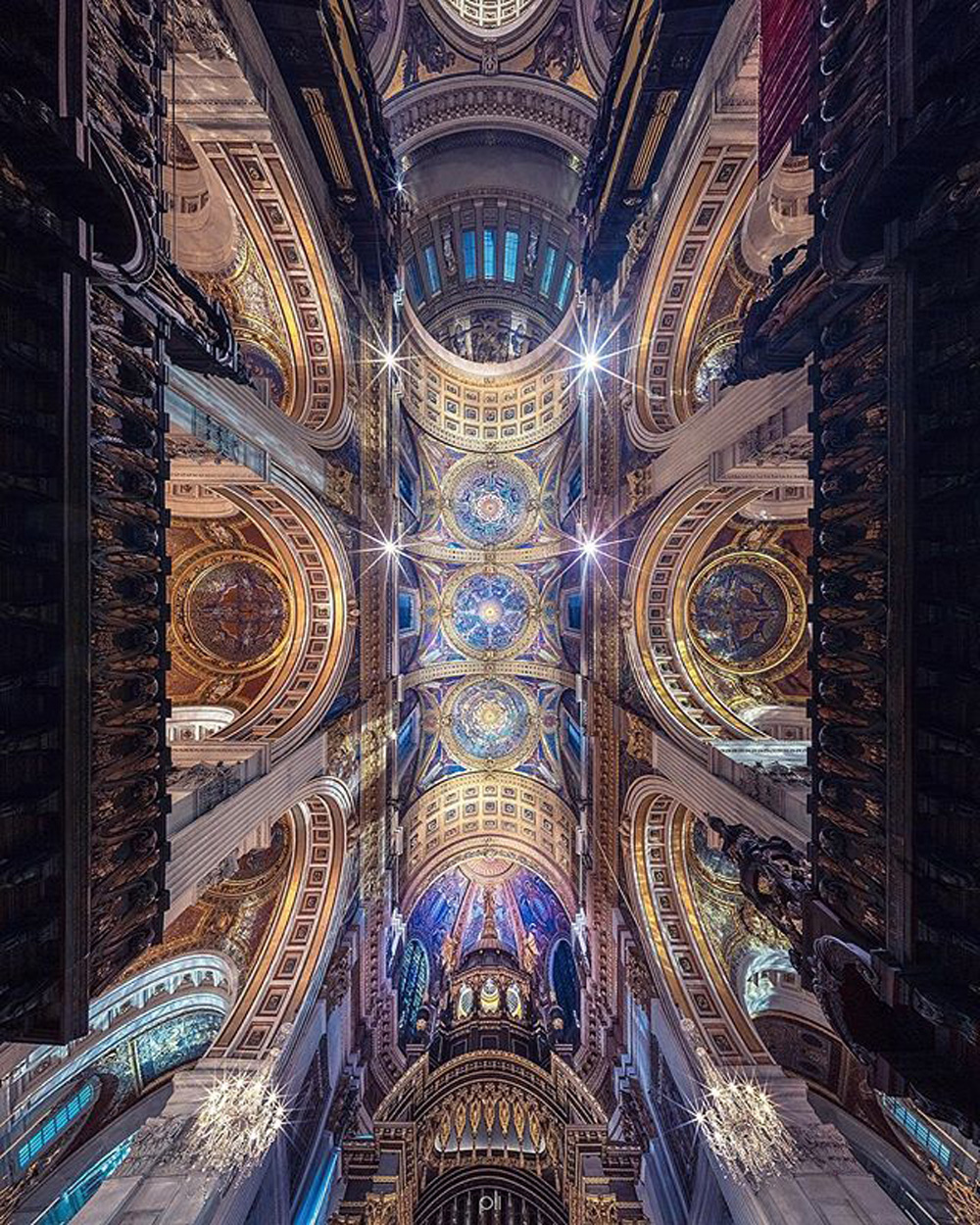 Panoramic Photographs of Architectural Symmetry